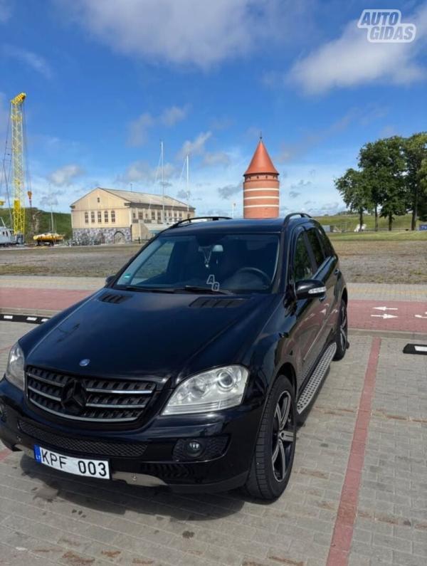 Black Mercedes-Benz ML 280 2006 in Klaipeda, with an engine capacity of 3.00 L and mileage of 311 thousand km for 5500 €, photo 1 on AUTOMOTO.COM.LV