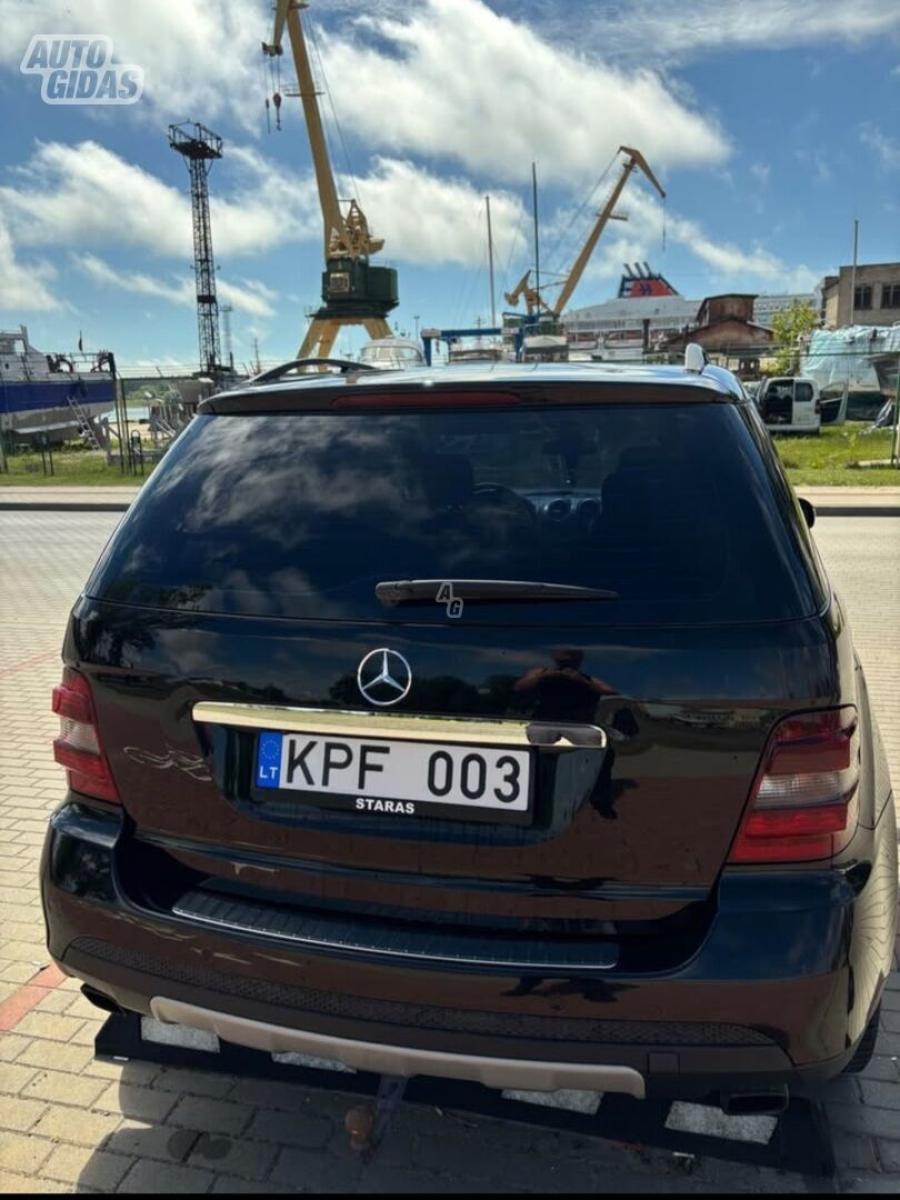 Black Mercedes-Benz ML 280 2006 in Klaipeda, with an engine capacity of 3.00 L and mileage of 311 thousand km for 5500 €, photo 4 on AUTOMOTO.COM.LV