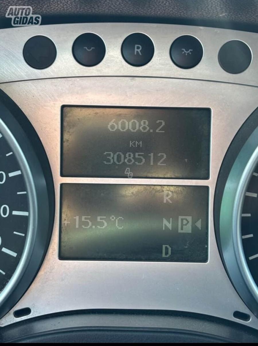 Black Mercedes-Benz ML 280 2006 in Klaipeda, with an engine capacity of 3.00 L and mileage of 311 thousand km for 5500 €, photo 7 on AUTOMOTO.COM.LV