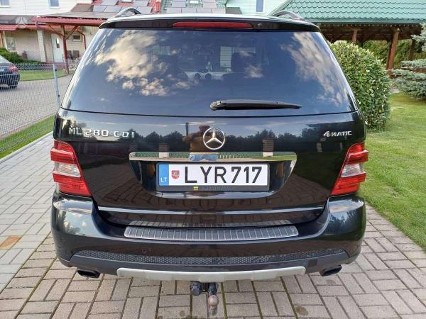 Мерседес МЛ 280 2006 в Вильнюс на AUTOMOTO.COM.LV Черный Мерседес МЛ 280 2006 в Вильнюс, объемом двигателя 2.99 л и пробегом 302 тыс. км за 4500 €, фото 5 на AUTOMOTO.COM.LV