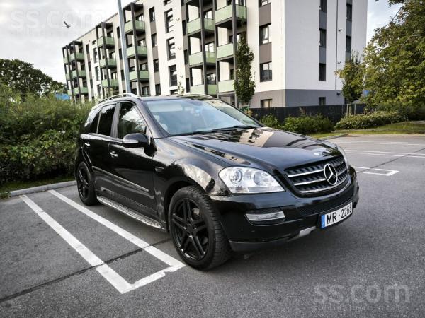 Мерседес МЛ 280 2006 в Рига на AUTOMOTO.COM.LV Черный Мерседес МЛ 280 2006 в Рига, объемом двигателя 3.00 л и пробегом 277 тыс. км за 3900 €, фото 1 на AUTOMOTO.COM.LV