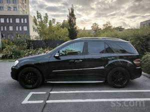 Melns Mercedes-Benz ML 280 2006 Rīga, ar dzinēja tilpumu 3.00 L un nobraukumu 277 tūkst. km par 3900 €, foto 6 vietnē AUTOMOTO.COM.LV