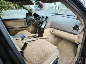 Melns Mercedes-Benz ML 280 2006 Rīga, ar dzinēja tilpumu 3.00 L un nobraukumu 277 tūkst. km par 3900 €, foto 7 vietnē AUTOMOTO.COM.LV