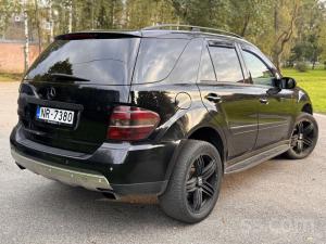 Черный Мерседес МЛ 280 2006 в Рига, объемом двигателя 3.00 л и пробегом 329 тыс. км за 3900 €, фото 5 на AUTOMOTO.COM.LV