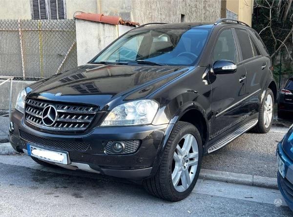 Melns Mercedes-Benz ML 280 2007 Viļņa, ar dzinēja tilpumu 2.80 L un nobraukumu 20 tūkst. km par 5700 €, foto 1 vietnē AUTOMOTO.COM.LV