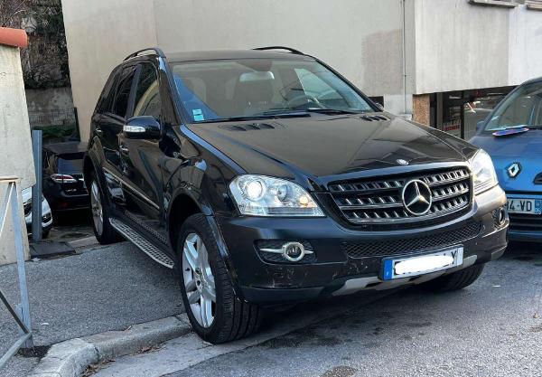 Melns Mercedes-Benz ML 280 2007 Viļņa, ar dzinēja tilpumu 2.80 L un nobraukumu 20 tūkst. km par 5700 €, foto 2 vietnē AUTOMOTO.COM.LV