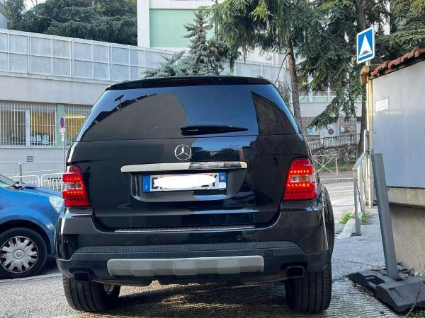 Melns Mercedes-Benz ML 280 2007 Viļņa, ar dzinēja tilpumu 2.80 L un nobraukumu 20 tūkst. km par 5700 €, foto 6 vietnē AUTOMOTO.COM.LV