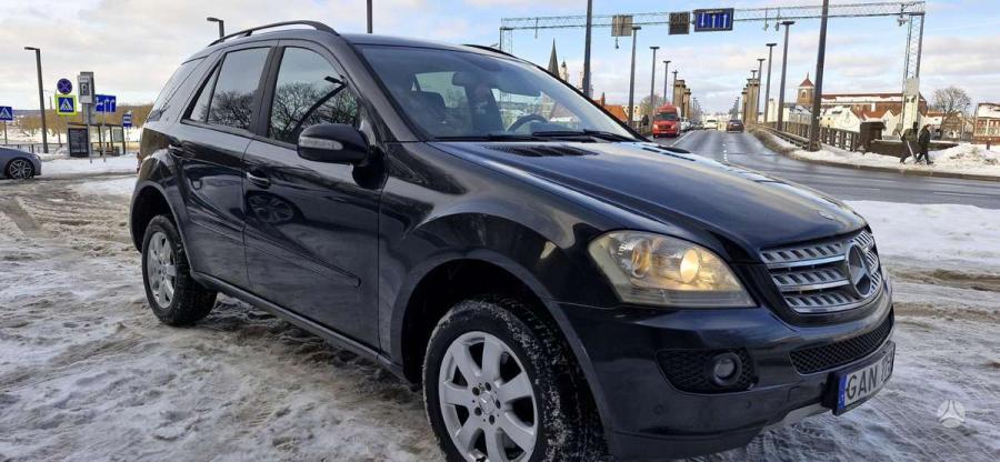 Melns Mercedes-Benz ML 280 2007 Kauņa, ar dzinēja tilpumu 3.00 L un nobraukumu 400 tūkst. km par 4999 €, foto 3 vietnē AUTOMOTO.COM.LV