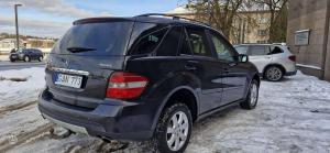 Melns Mercedes-Benz ML 280 2007 Kauņa, ar dzinēja tilpumu 3.00 L un nobraukumu 400 tūkst. km par 4999 €, foto 5 vietnē AUTOMOTO.COM.LV