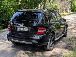 Black Mercedes-Benz ML 280 2007 in Riga, with an engine capacity of 3.00 L and mileage of 286 thousand km for 4500 €, photo 5 on AUTOMOTO.COM.LV
