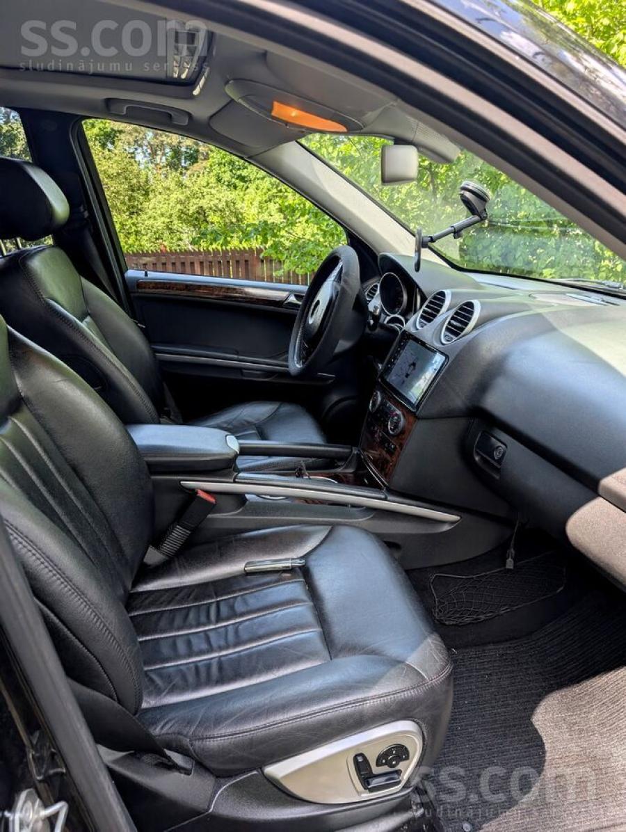 Black Mercedes-Benz ML 280 2007 in Riga, with an engine capacity of 3.00 L and mileage of 286 thousand km for 4500 €, photo 8 on AUTOMOTO.COM.LV