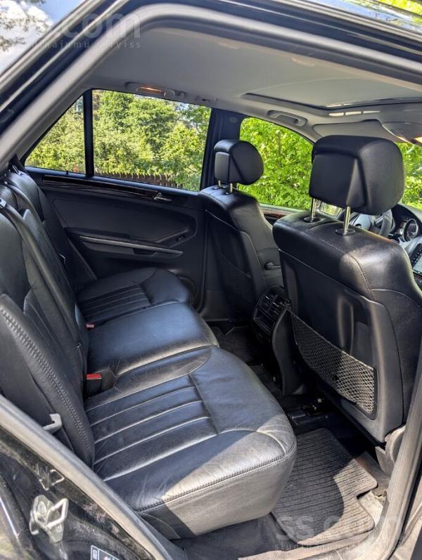 Black Mercedes-Benz ML 280 2007 in Riga, with an engine capacity of 3.00 L and mileage of 286 thousand km for 4500 €, photo 8 on AUTOMOTO.COM.LV