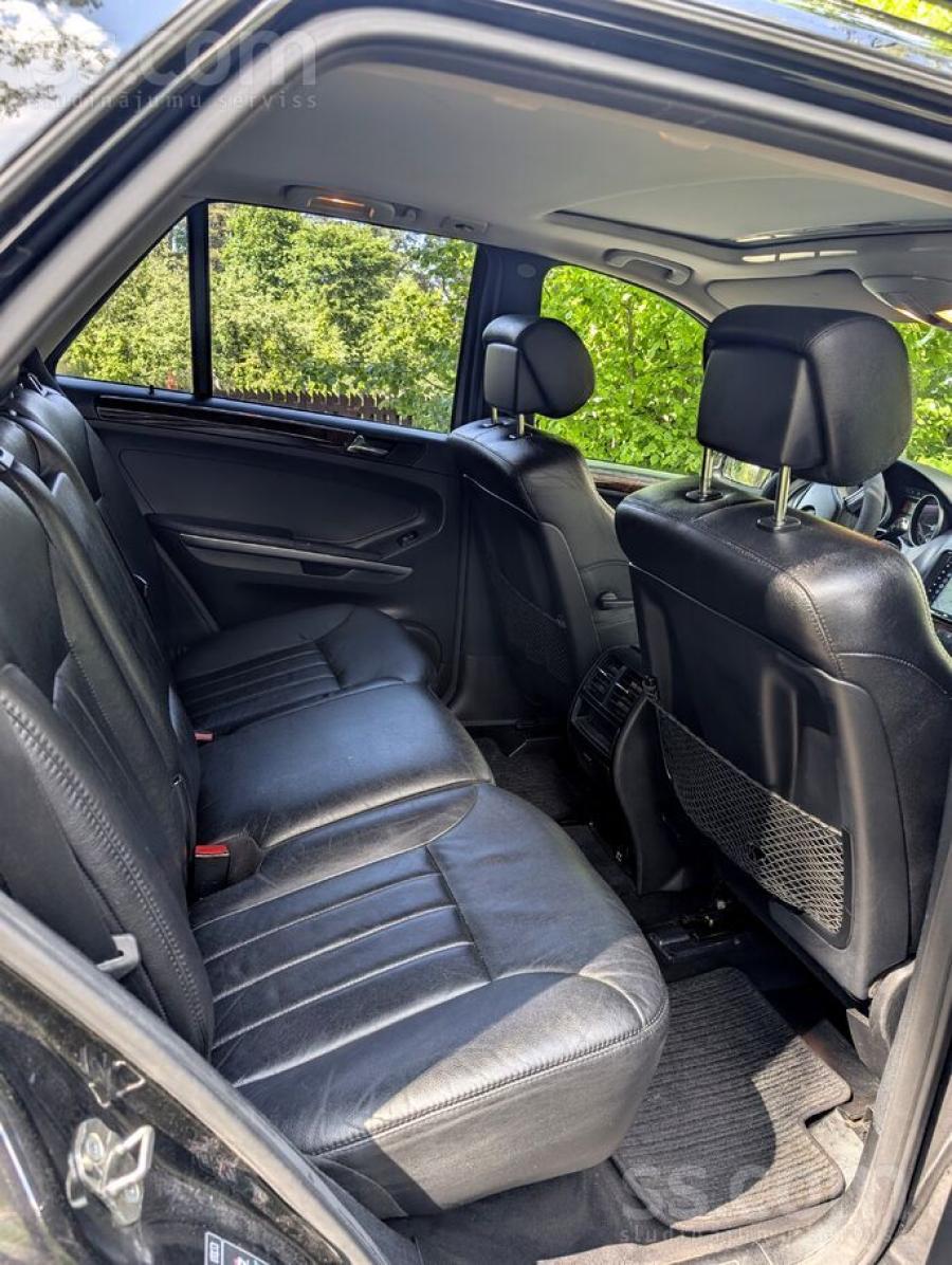Black Mercedes-Benz ML 280 2007 in Riga, with an engine capacity of 3.00 L and mileage of 286 thousand km for 4500 €, photo 9 on AUTOMOTO.COM.LV