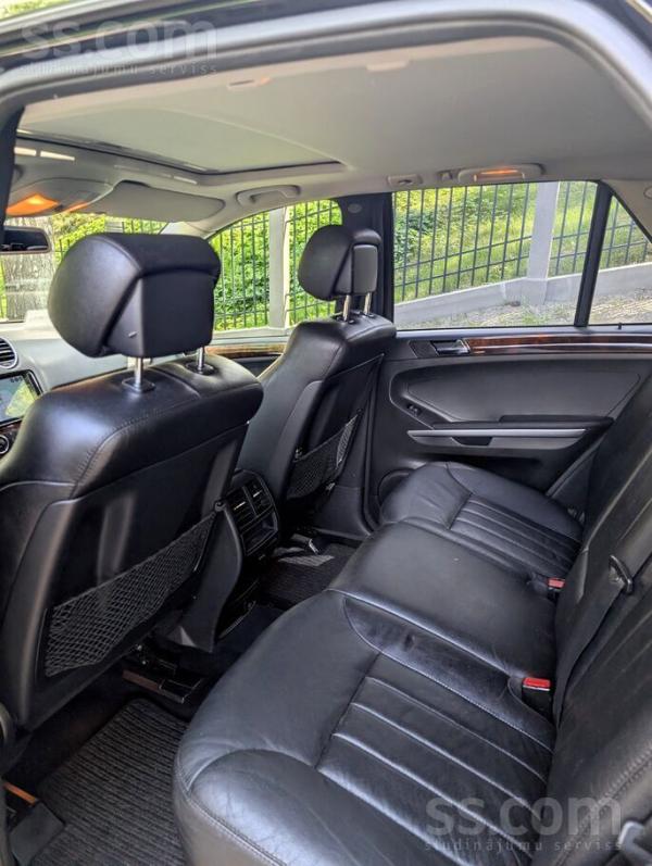 Black Mercedes-Benz ML 280 2007 in Riga, with an engine capacity of 3.00 L and mileage of 286 thousand km for 4500 €, photo 9 on AUTOMOTO.COM.LV