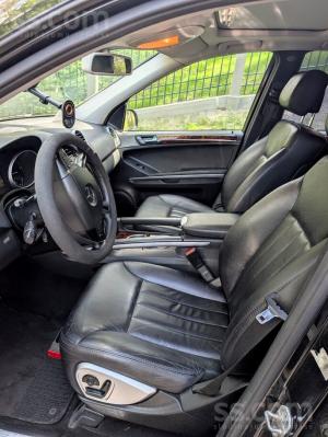 Black Mercedes-Benz ML 280 2007 in Riga, with an engine capacity of 3.00 L and mileage of 286 thousand km for 4500 €, photo 11 on AUTOMOTO.COM.LV
