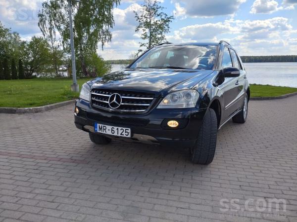 Melns Mercedes-Benz ML 280 2007 Ogre, ar dzinēja tilpumu 3.00 L un nobraukumu 319 tūkst. km par 6500 €, foto 1 vietnē AUTOMOTO.COM.LV