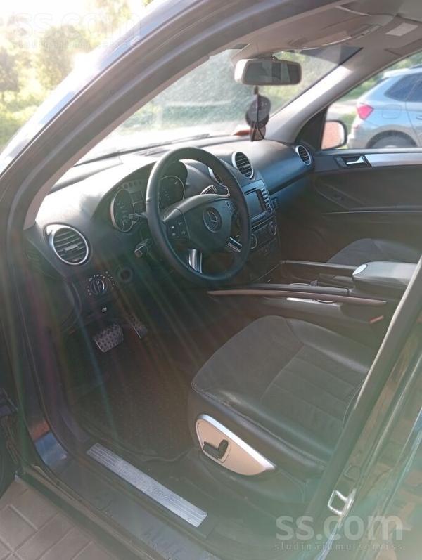 Melns Mercedes-Benz ML 280 2007 Daugavpils, ar dzinēja tilpumu 3.00 L un nobraukumu 330 tūkst. km par 5700 €, foto 5 vietnē AUTOMOTO.COM.LV
