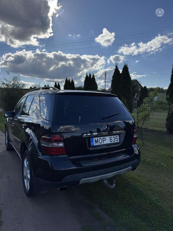 Melns Mercedes-Benz ML 280 2007 Viļņa, ar dzinēja tilpumu 2.99 L un nobraukumu 526 tūkst. km par 4300 €, foto 3 vietnē AUTOMOTO.COM.LV