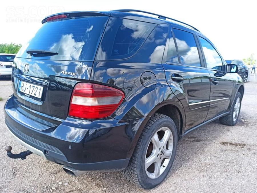 Black Mercedes-Benz ML 280 2007 in Daugavpils, with an engine capacity of 3.00 L and mileage of 0 thousand km for 4950 €, photo 8 on AUTOMOTO.COM.LV
