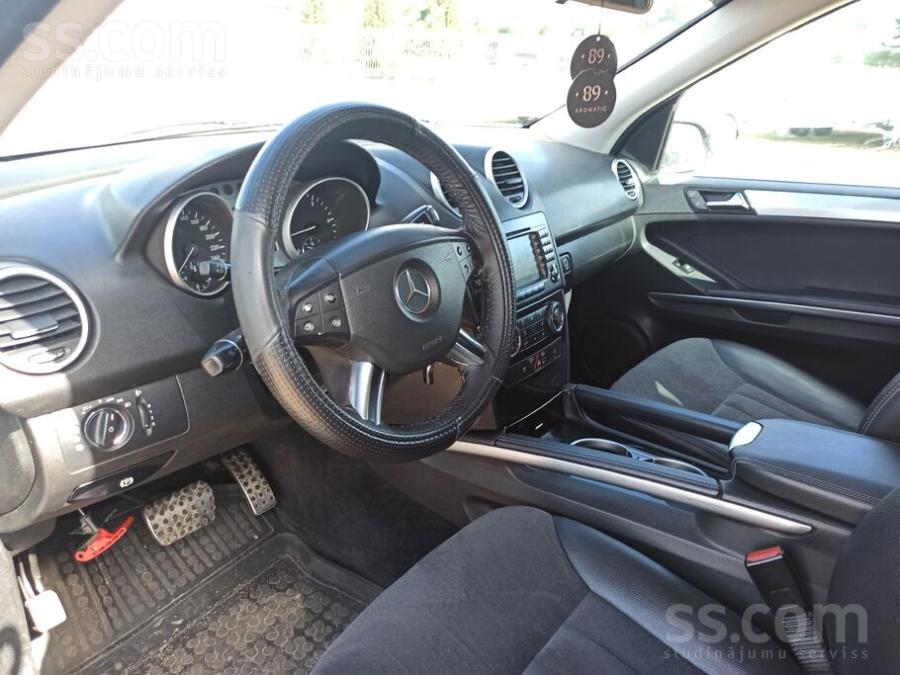 Black Mercedes-Benz ML 280 2007 in Daugavpils, with an engine capacity of 3.00 L and mileage of 0 thousand km for 4950 €, photo 14 on AUTOMOTO.COM.LV