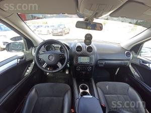 Black Mercedes-Benz ML 280 2007 in Daugavpils, with an engine capacity of 3.00 L and mileage of 0 thousand km for 4950 €, photo 18 on AUTOMOTO.COM.LV