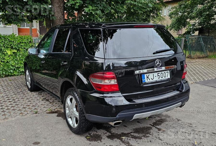 Black Mercedes-Benz ML 280 2007 in Riga, with an engine capacity of 3.00 L and mileage of 306 thousand km for 4800 €, photo 6 on AUTOMOTO.COM.LV
