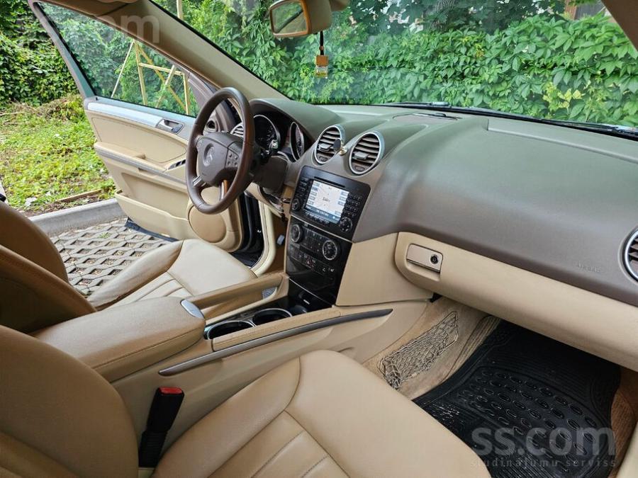 Black Mercedes-Benz ML 280 2007 in Riga, with an engine capacity of 3.00 L and mileage of 306 thousand km for 4800 €, photo 10 on AUTOMOTO.COM.LV