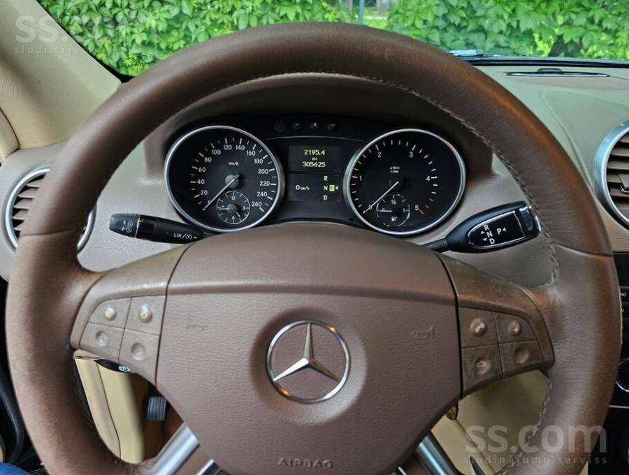 Black Mercedes-Benz ML 280 2007 in Riga, with an engine capacity of 3.00 L and mileage of 306 thousand km for 4800 €, photo 12 on AUTOMOTO.COM.LV