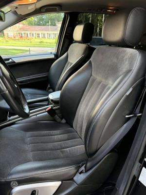 Black Mercedes-Benz ML 280 2007 in Rokiskis, with an engine capacity of 2.99 L and mileage of 274 thousand km for 4600 €, photo 8 on AUTOMOTO.COM.LV