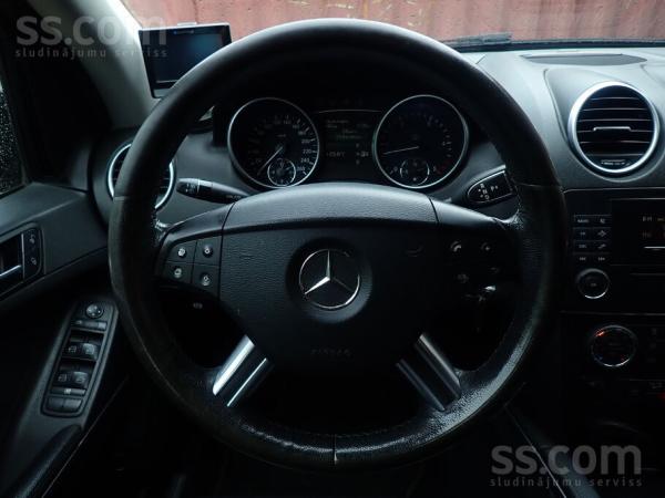 Black Mercedes-Benz ML 280 2007 in Liepaja, with an engine capacity of 3.00 L and mileage of 264 thousand km for 4950 €, photo 8 on AUTOMOTO.COM.LV
