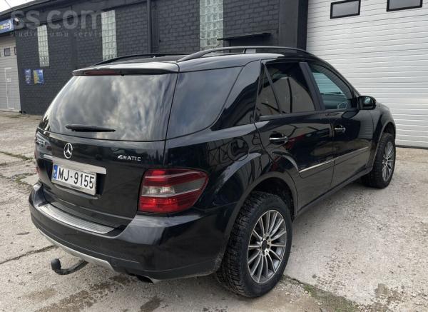 Black Mercedes-Benz ML 280 2007 in Liepaja, with an engine capacity of 3.00 L and mileage of 260 thousand km for 4950 €, photo 5 on AUTOMOTO.COM.LV