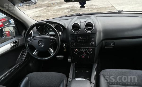 Black Mercedes-Benz ML 280 2007 in Liepaja, with an engine capacity of 3.00 L and mileage of 260 thousand km for 4950 €, photo 7 on AUTOMOTO.COM.LV