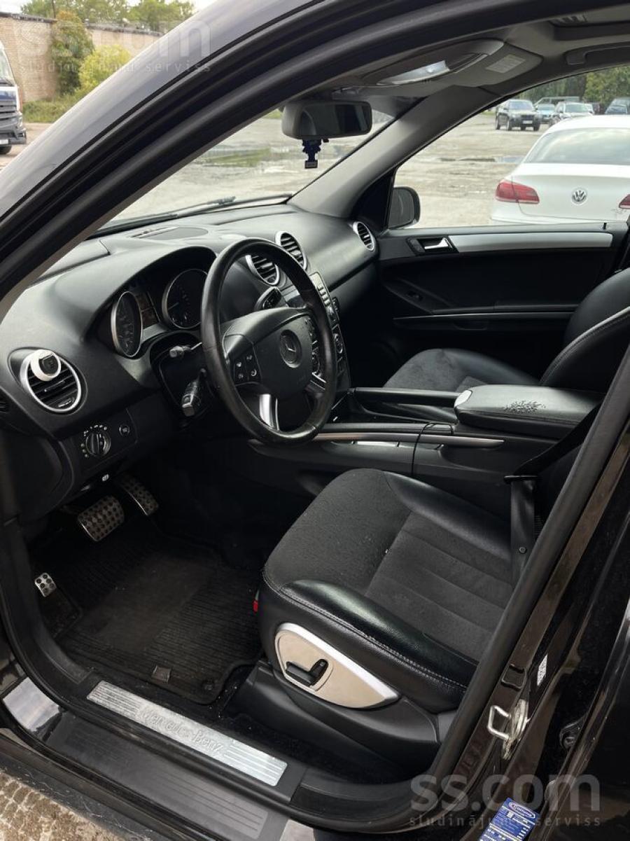 Melns Mercedes-Benz ML 280 2007 Liepāja, ar dzinēja tilpumu 3.00 L un nobraukumu 260 tūkst. km par 4950 €, foto 9 vietnē AUTOMOTO.COM.LV