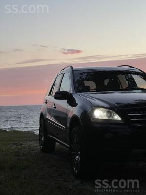 Melns Mercedes-Benz ML 280 2007 Liepāja, ar dzinēja tilpumu 3.00 L un nobraukumu 260 tūkst. km par 4950 €, foto 12 vietnē AUTOMOTO.COM.LV