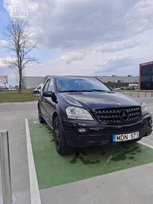 Melns Mercedes-Benz ML 280 2008 Kauņa, ar dzinēja tilpumu 3.00 L un nobraukumu 379 tūkst. km par 4800 €, foto 7 vietnē AUTOMOTO.COM.LV
