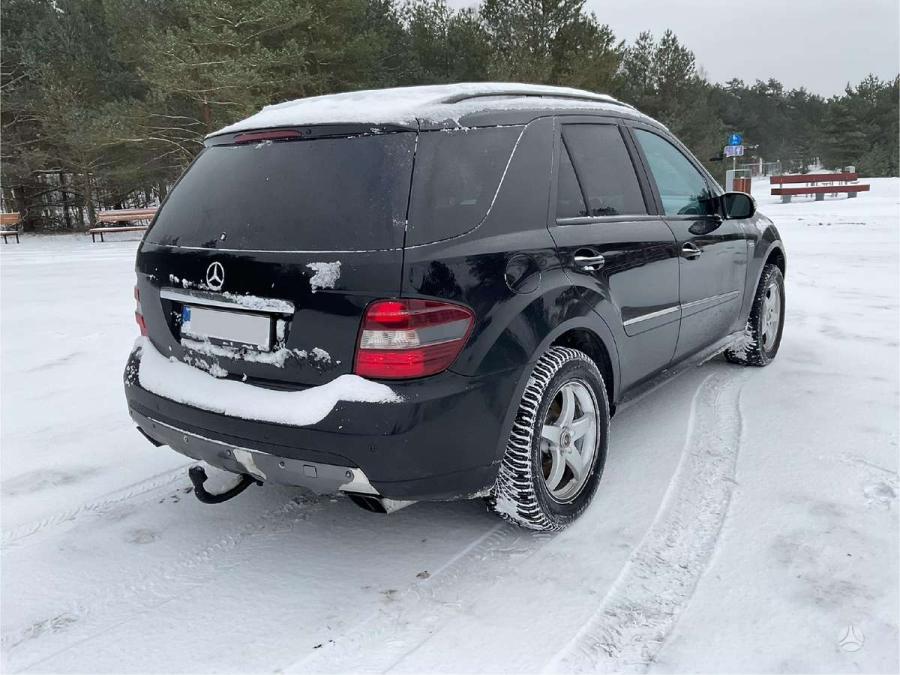Black Mercedes-Benz ML 280 2008 in Klaipeda, with an engine capacity of 2.99 L and mileage of 280 thousand km for 5400 €, photo 3 on AUTOMOTO.COM.LV