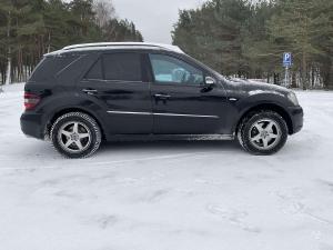 Black Mercedes-Benz ML 280 2008 in Klaipeda, with an engine capacity of 2.99 L and mileage of 280 thousand km for 5400 €, photo 4 on AUTOMOTO.COM.LV