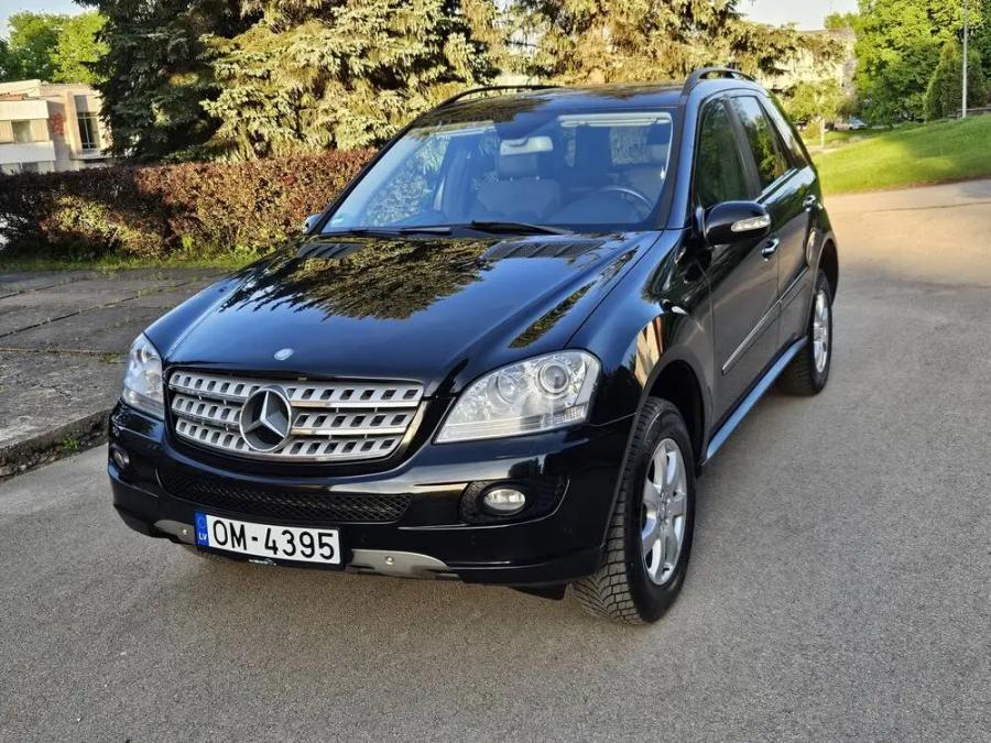 Melns Mercedes-Benz ML 280 2008 Jēkabpils, ar dzinēja tilpumu 3.00 L un nobraukumu 299 tūkst. km par 5000 €, foto 3 vietnē AUTOMOTO.COM.LV