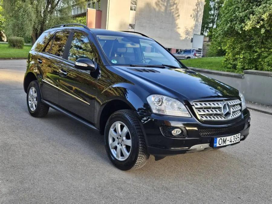 Melns Mercedes-Benz ML 280 2008 Jēkabpils, ar dzinēja tilpumu 3.00 L un nobraukumu 299 tūkst. km par 5000 €, foto 4 vietnē AUTOMOTO.COM.LV