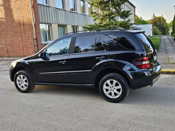 Melns Mercedes-Benz ML 280 2008 Jēkabpils, ar dzinēja tilpumu 3.00 L un nobraukumu 299 tūkst. km par 5000 €, foto 9 vietnē AUTOMOTO.COM.LV