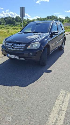 Melns Mercedes-Benz ML 280 2008 Viļņa, ar dzinēja tilpumu 3.00 L un nobraukumu 374 tūkst. km par 4599 €, foto 4 vietnē AUTOMOTO.COM.LV