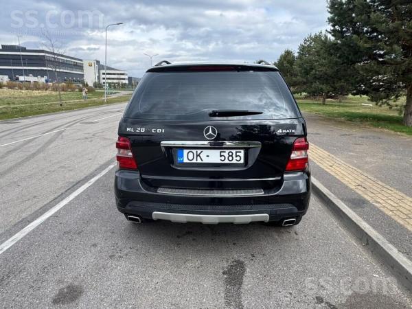 Black Mercedes-Benz ML 280 2008 in Riga, with an engine capacity of 3.00 L and mileage of 208 thousand km for 6400 €, photo 4 on AUTOMOTO.COM.LV
