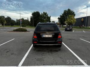 Melns Mercedes-Benz ML 280 2009 Rīga, ar dzinēja tilpumu 3.00 L un nobraukumu 290 tūkst. km par 8000 €, foto 5 vietnē AUTOMOTO.COM.LV