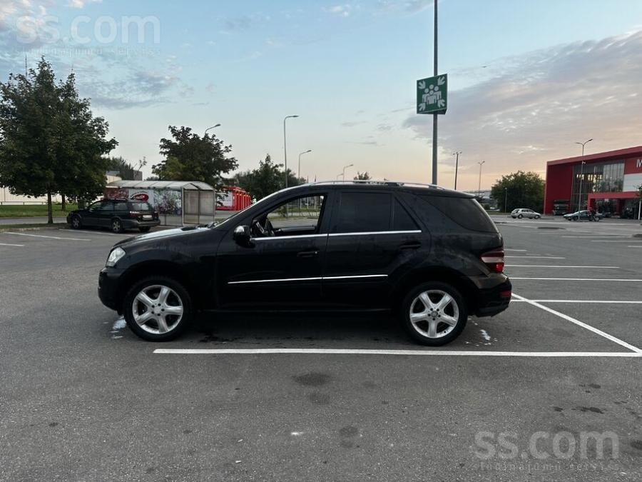 Melns Mercedes-Benz ML 280 2009 Rīga, ar dzinēja tilpumu 3.00 L un nobraukumu 290 tūkst. km par 8000 €, foto 6 vietnē AUTOMOTO.COM.LV