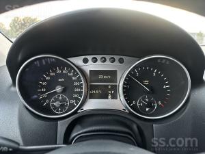 Melns Mercedes-Benz ML 280 2009 Rīga, ar dzinēja tilpumu 3.00 L un nobraukumu 290 tūkst. km par 8000 €, foto 7 vietnē AUTOMOTO.COM.LV