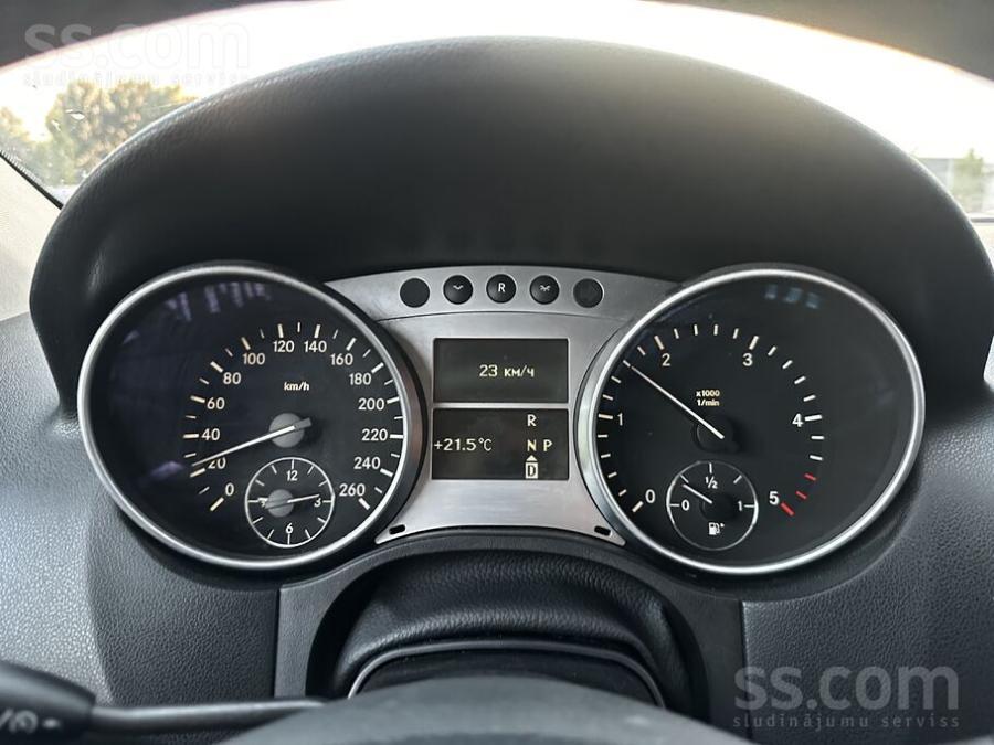 Melns Mercedes-Benz ML 280 2009 Rīga, ar dzinēja tilpumu 3.00 L un nobraukumu 290 tūkst. km par 8000 €, foto 7 vietnē AUTOMOTO.COM.LV
