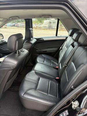 Melns Mercedes-Benz ML 280 2009 Alīta, ar dzinēja tilpumu 3.00 L un nobraukumu 308 tūkst. km par 7350 €, foto 9 vietnē AUTOMOTO.COM.LV