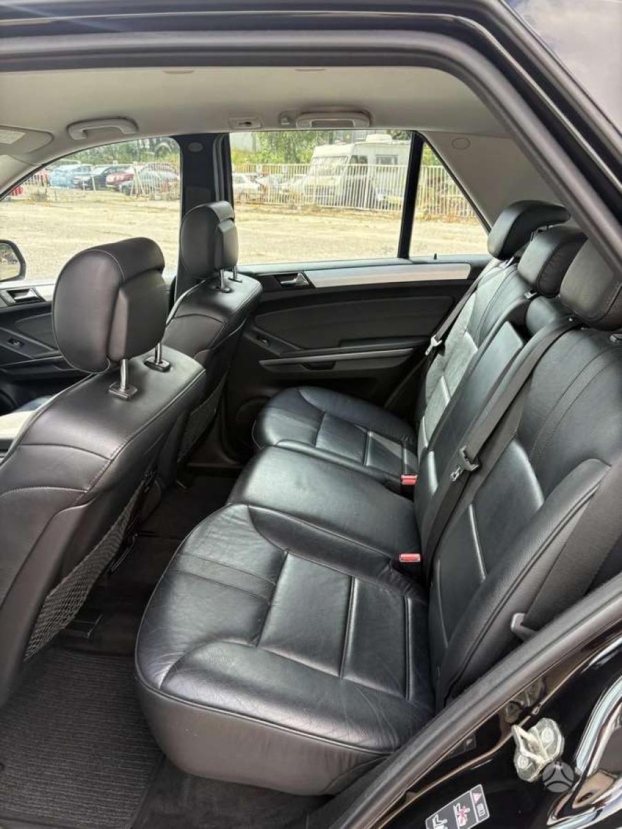 Melns Mercedes-Benz ML 280 2009 Alīta, ar dzinēja tilpumu 3.00 L un nobraukumu 308 tūkst. km par 7350 €, foto 9 vietnē AUTOMOTO.COM.LV