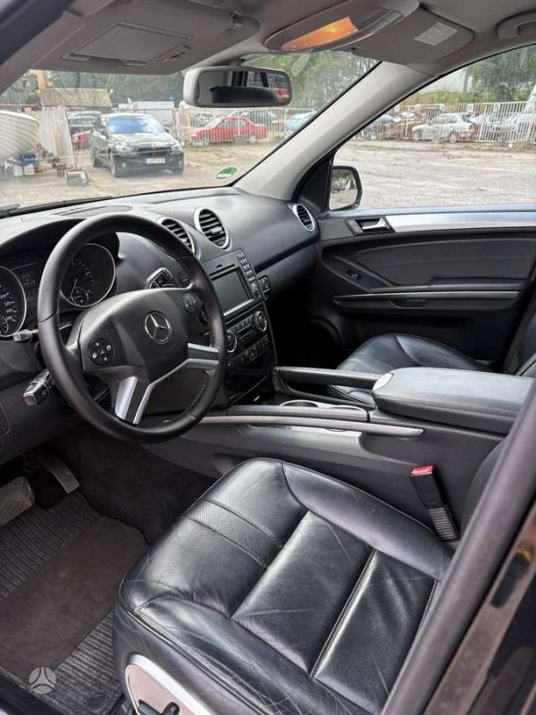 Melns Mercedes-Benz ML 280 2009 Alīta, ar dzinēja tilpumu 3.00 L un nobraukumu 308 tūkst. km par 7350 €, foto 11 vietnē AUTOMOTO.COM.LV