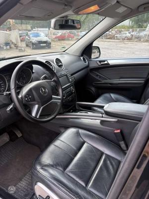 Melns Mercedes-Benz ML 280 2009 Alīta, ar dzinēja tilpumu 3.00 L un nobraukumu 308 tūkst. km par 7350 €, foto 11 vietnē AUTOMOTO.COM.LV
